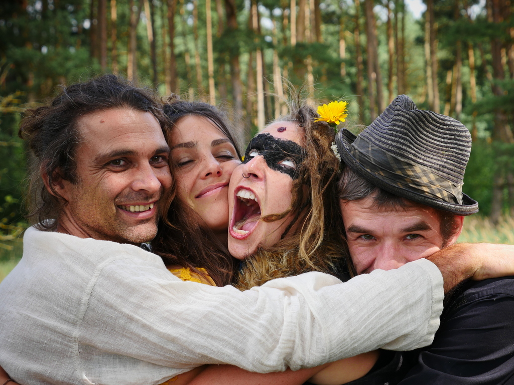 Galerie - MANTRA TRIBE - Chanting & Dancing to the Heart-Core