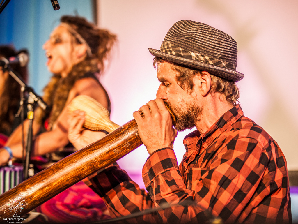 Galerie - MANTRA TRIBE - Chanting & Dancing to the Heart-Core